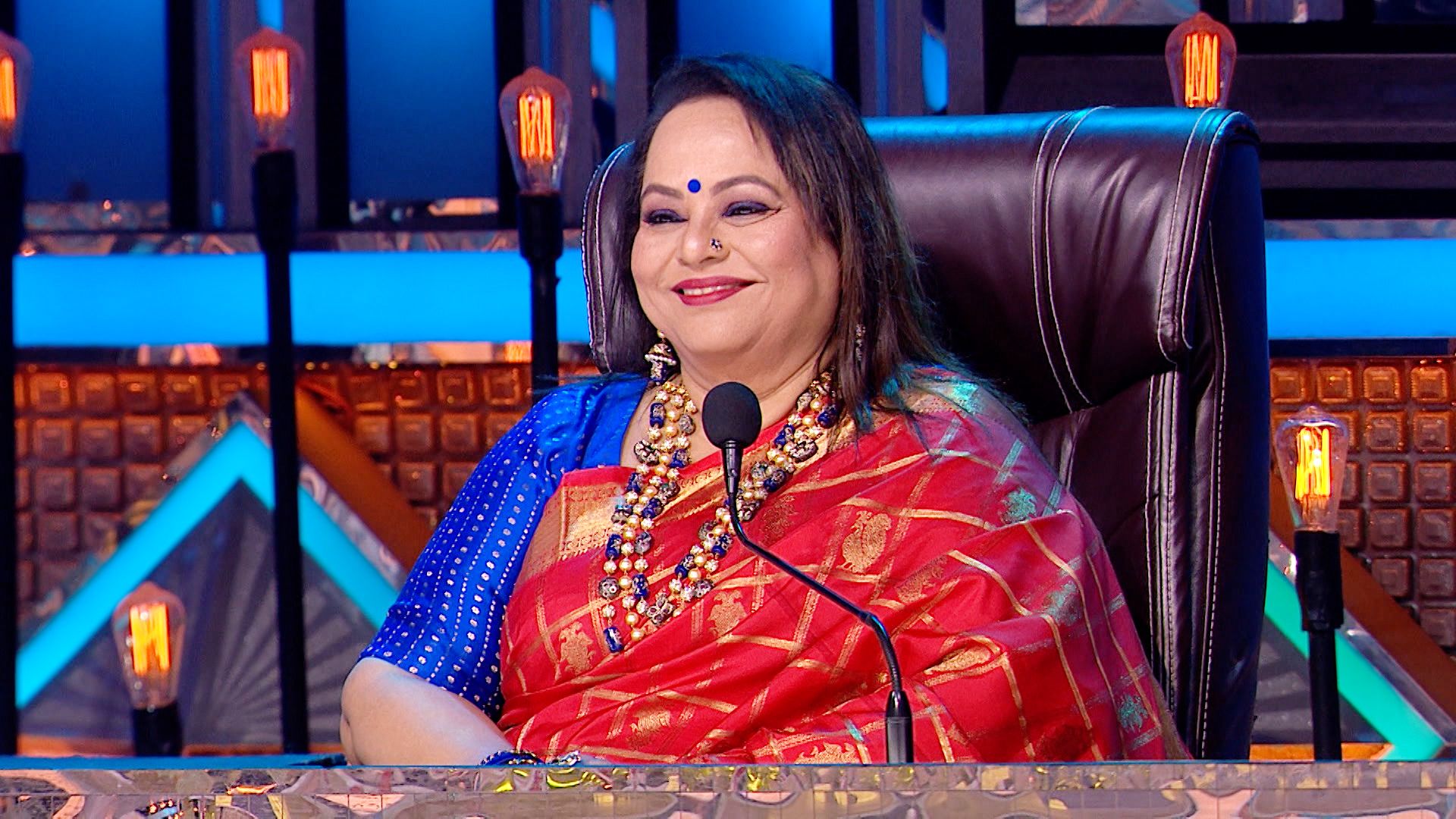 Stream maharashtrachi-hasya-jatra-hasyacha-triple-dose Online | Watcho