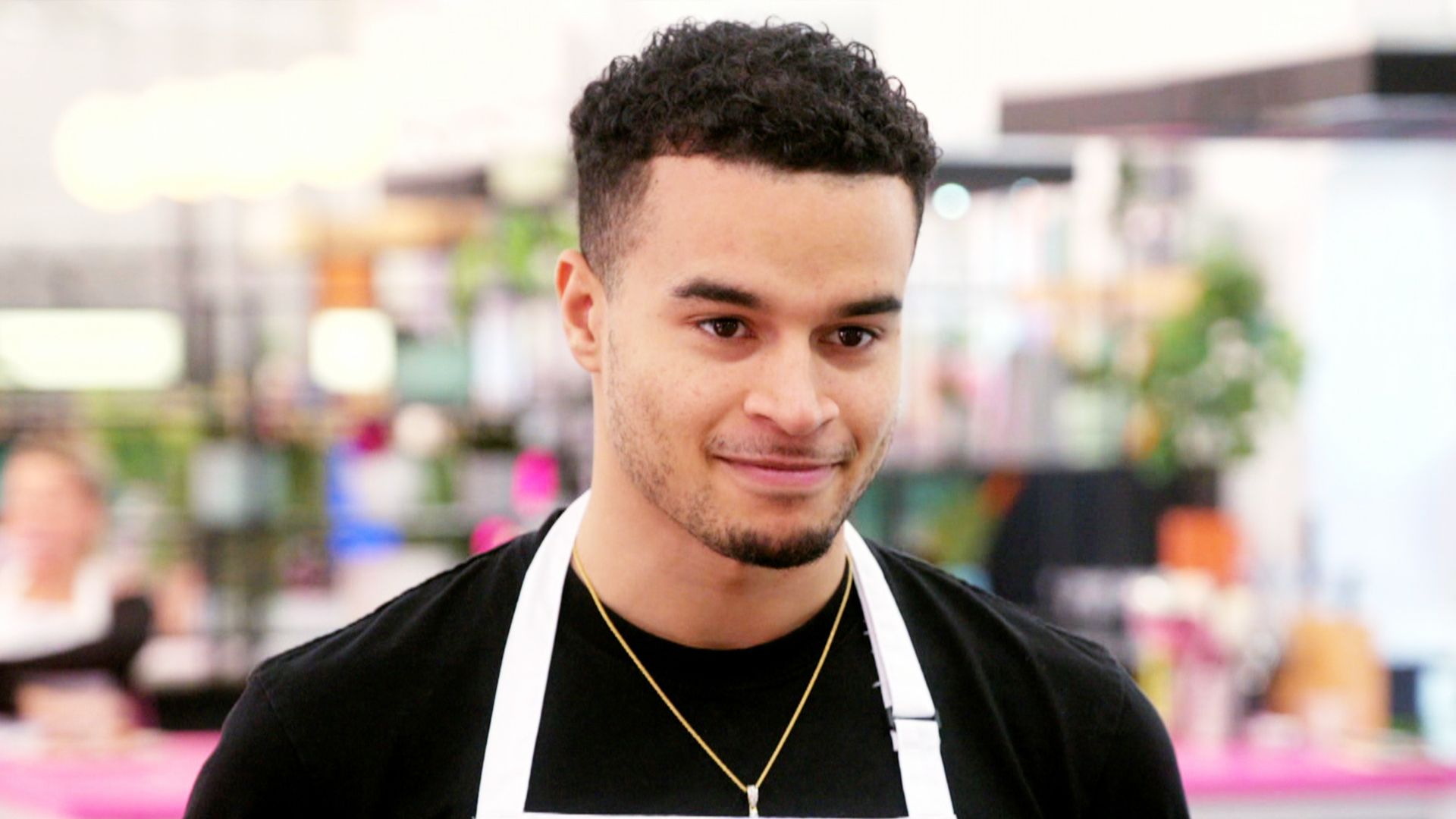 Watch celeb-cooking-school All Episodes | Watcho